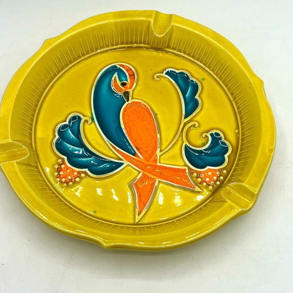 unbranded | Other | Vtg Ceramic Bird Ashtray Yellow Orange Blue Made In ...
